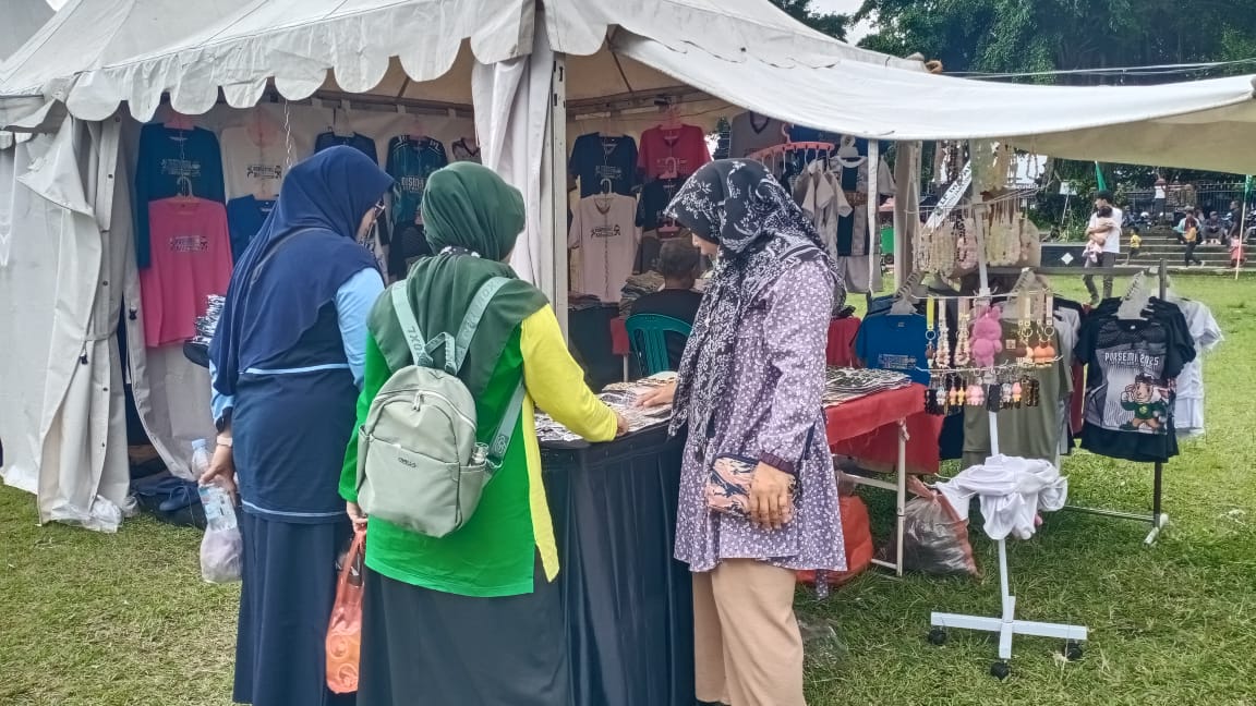 Peserta Porsema Wajib Beli Oleh-oleh Ekspo Alun-Alun Wonosobo – LP ...